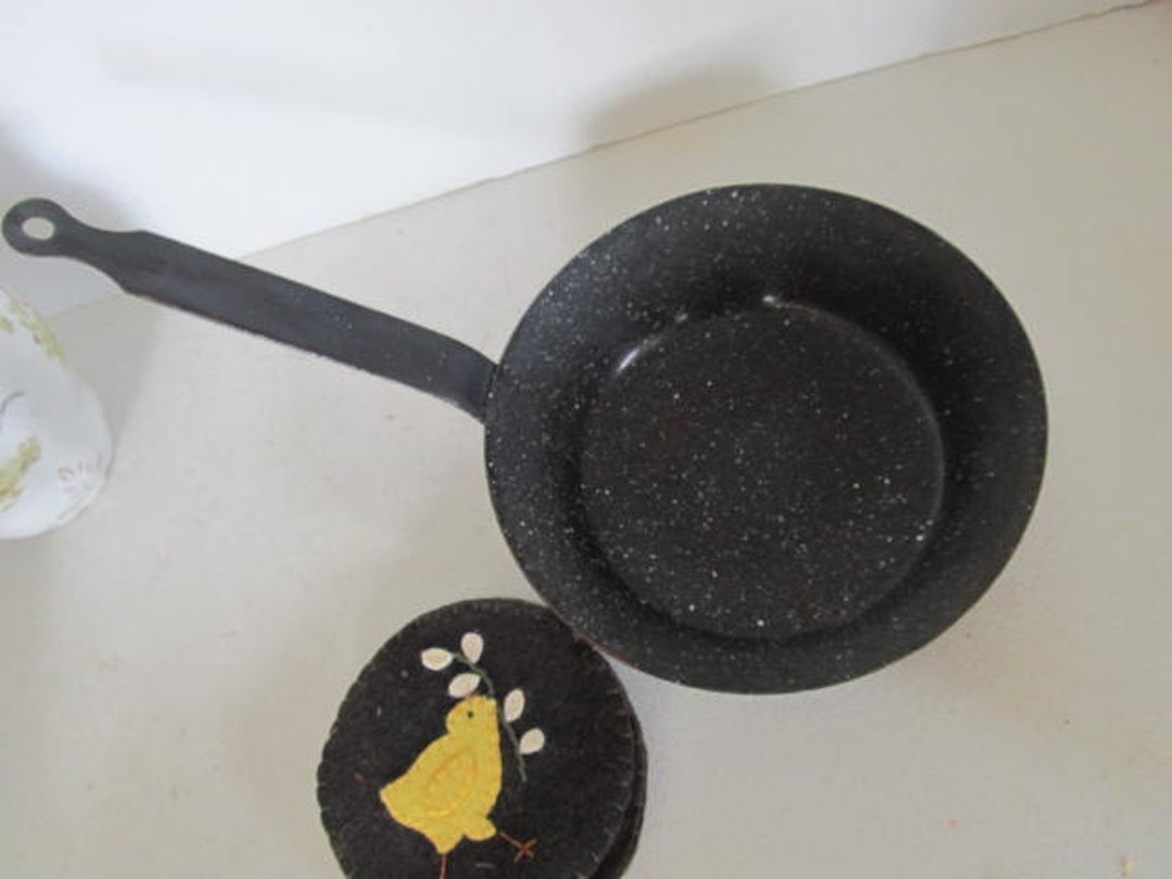 7" Black Enamelware Frying Pan, Enamel Cookware Primitive Kitchen ...