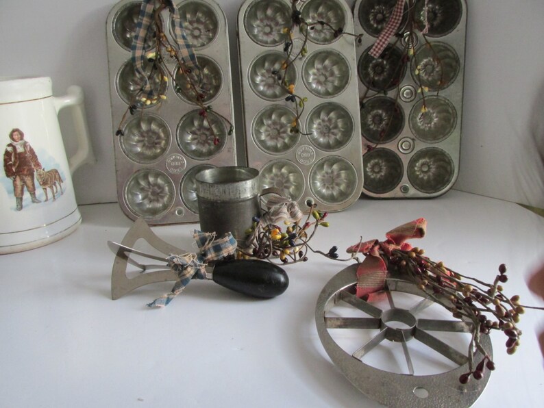 Antique Primitive Kitchen Decor Tin Cups Prim Decor Rusty Tin | Etsy