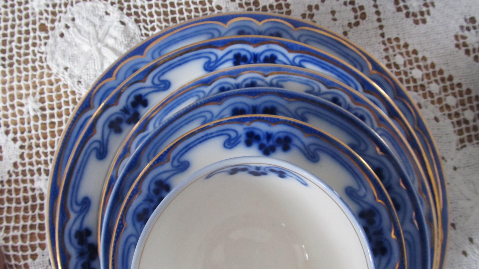 Stunning Flow Blue Dinnerware Set Large Flow Blue Set Grindley Idris ...