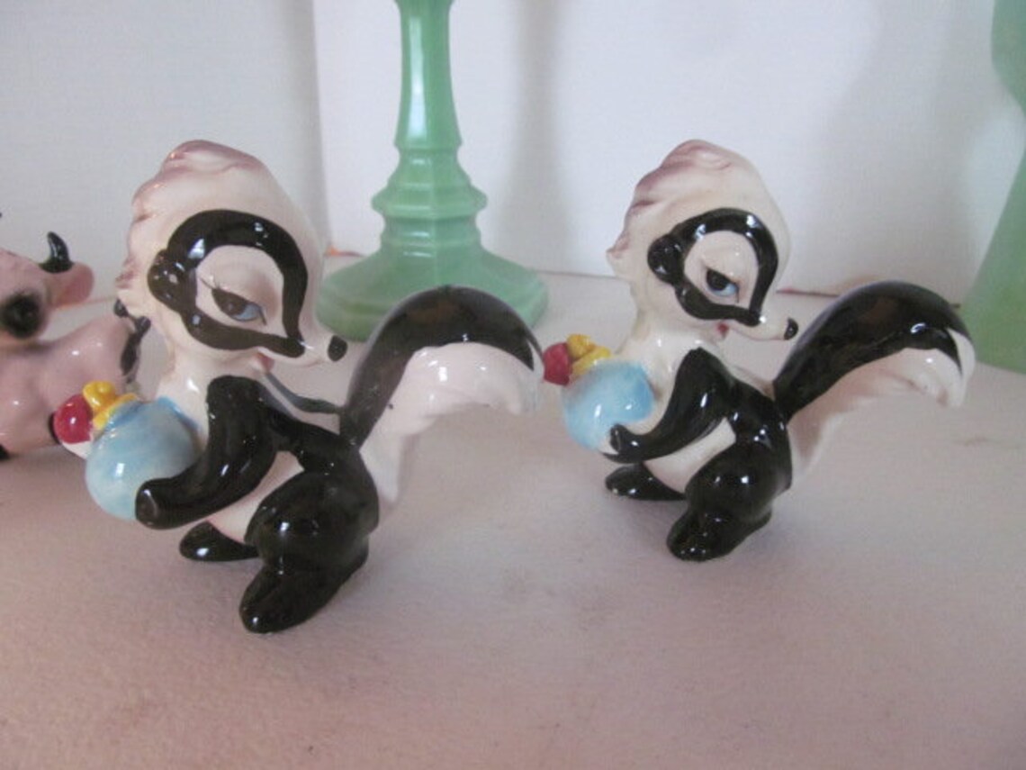 Pepe Le Pew Skunk Figurines Skunk Display Pieces Pepe Le Pew Etsy 9042