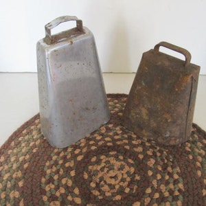 Cow Bell Victorian Primitive Rusty Cow Bell Cast Iron Metal Salvage ...