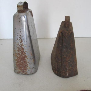 Cow Bell Victorian Primitive Rusty Cow Bell Cast Iron Metal Salvage ...