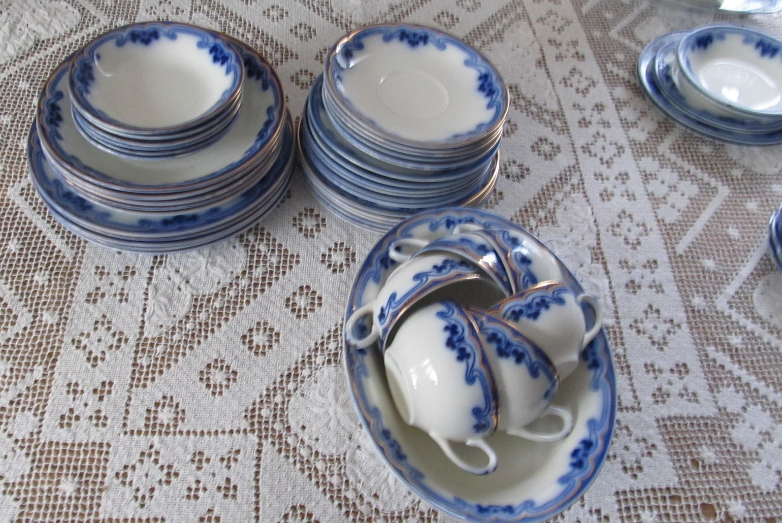Stunning Flow Blue Dinnerware Set Large Flow Blue Set Grindley Idris ...
