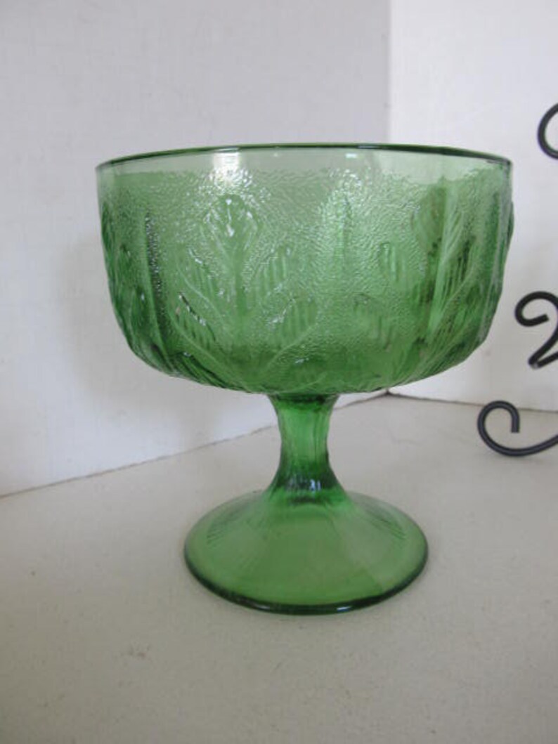 Avocado Green Glass Vase Green Glass Vintage Olive Green Glass - Etsy