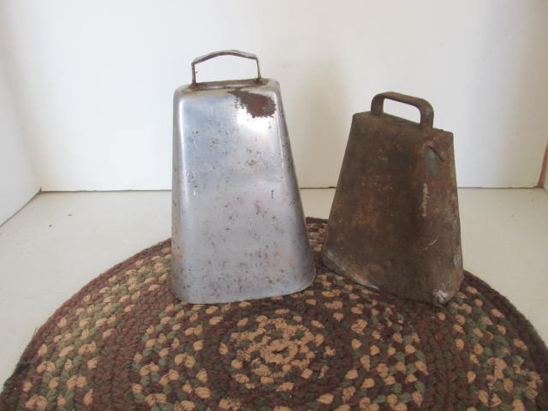 Cow Bell Victorian Primitive Rusty Cow Bell Cast Iron Metal Salvage ...