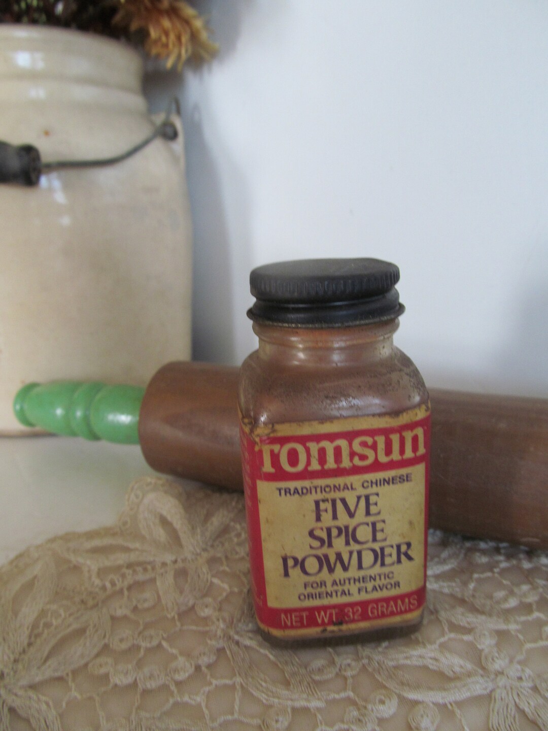 Tomsun Five Spice Powder Spice Jars Red Spice Jar Hoosier Cabinet ...