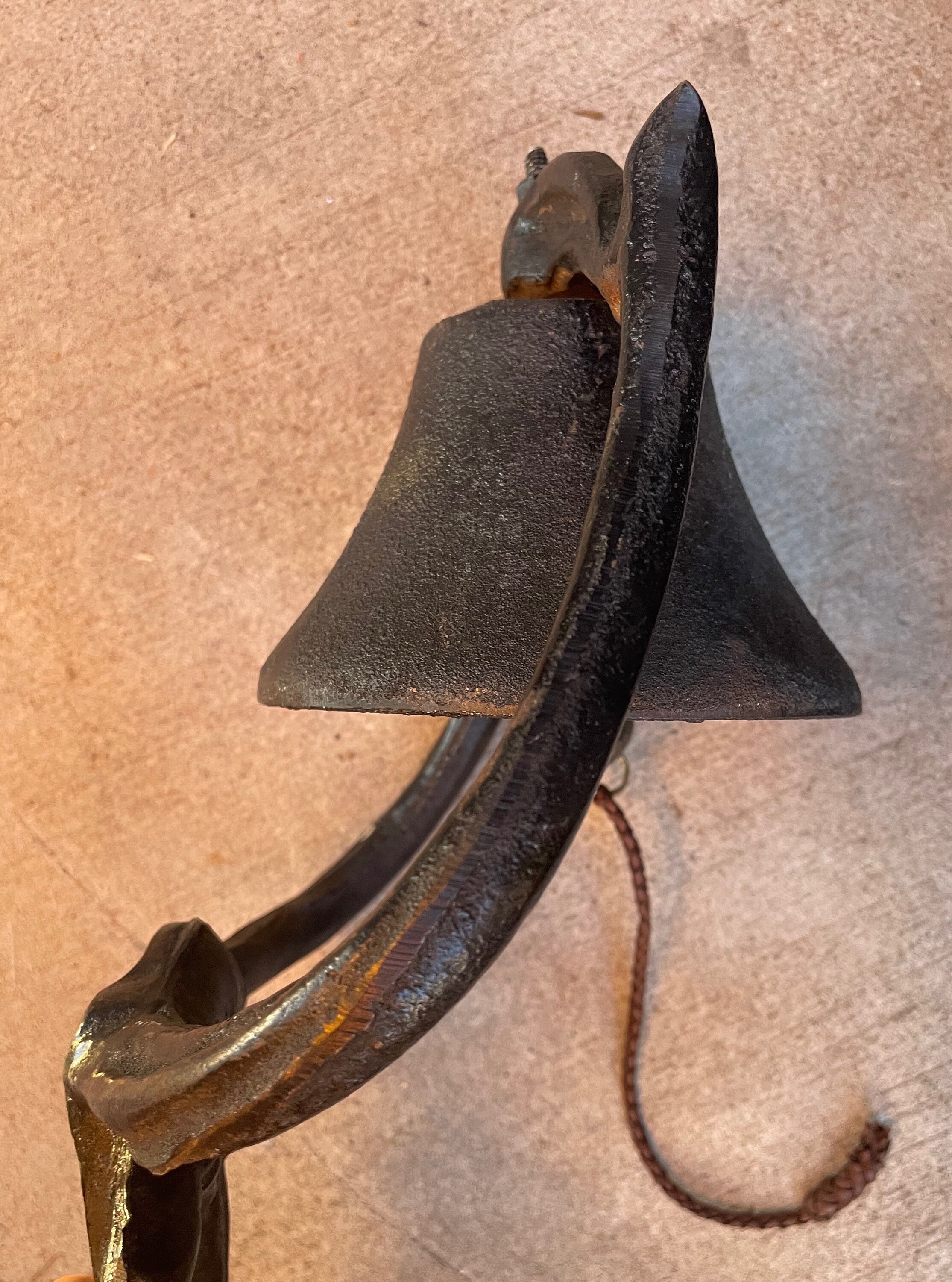 Ranch Dinner Bell Vintage Rustic Cast Iron Cow Bell Primitive Foundry ...