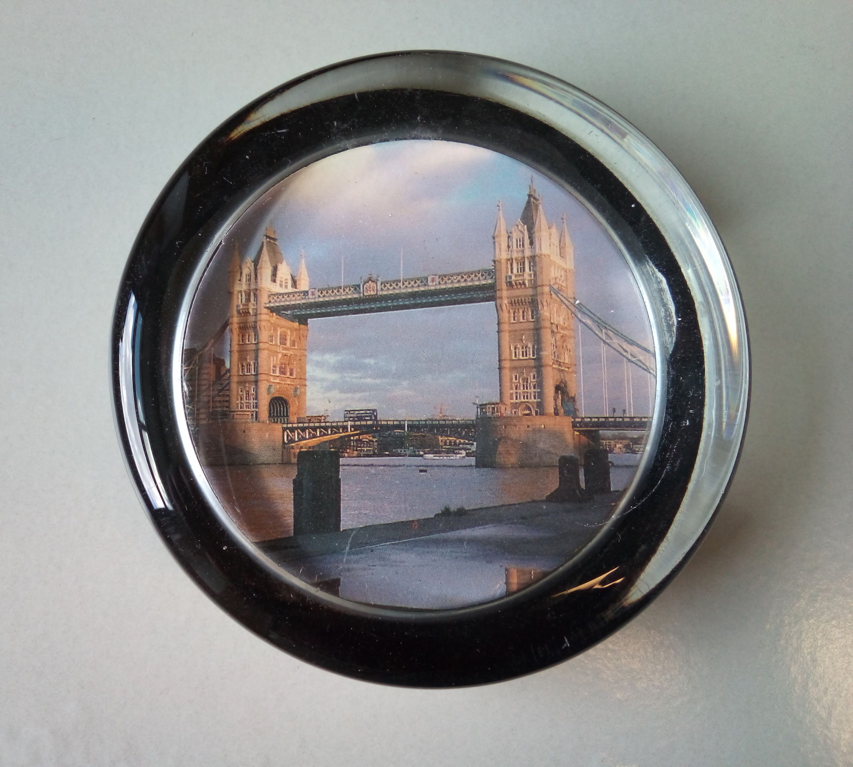 3-5/8 Round Glass Disc Paperweight, TOWER BRIDGE London UK - Etsy