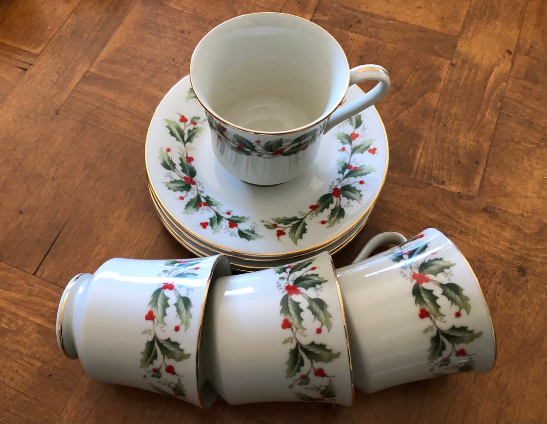 Vintage Royal Gallery “holly” - Four Teacups and Four Saucers ...
