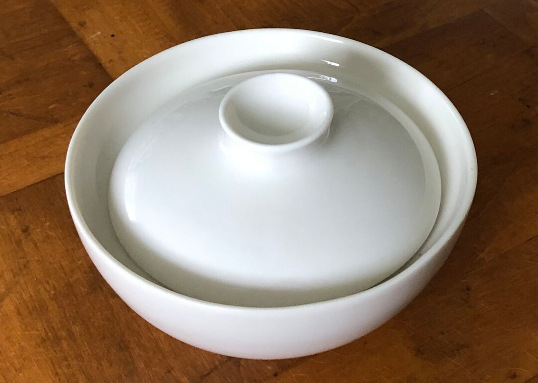 Castleton China (USA) "museum White" - Covered Sugar Bowl, Eva Zeisel ...