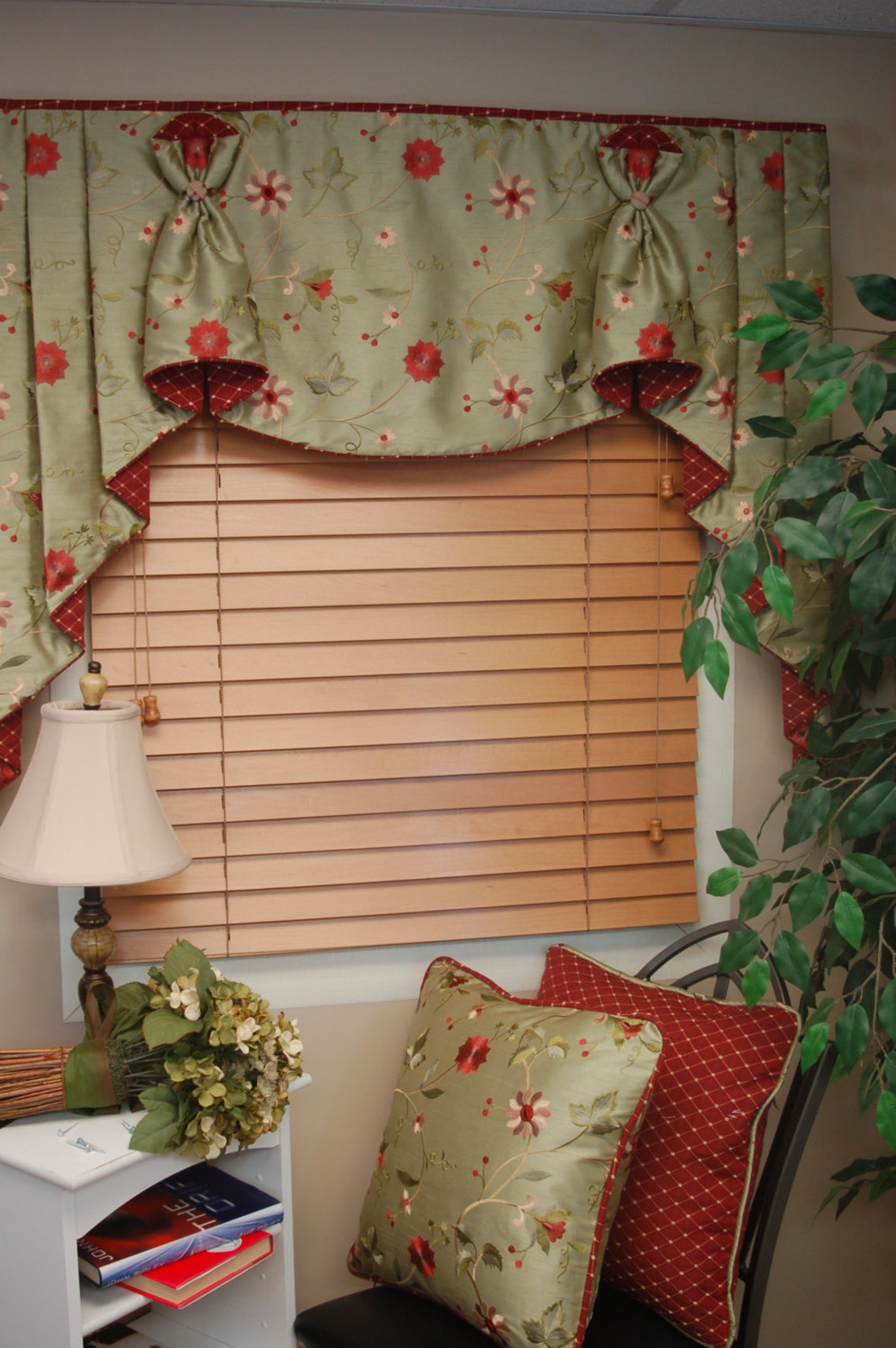 Custom Valance Hidden Rod Pocket With Jabots BUNNY NO EARS - Etsy Canada