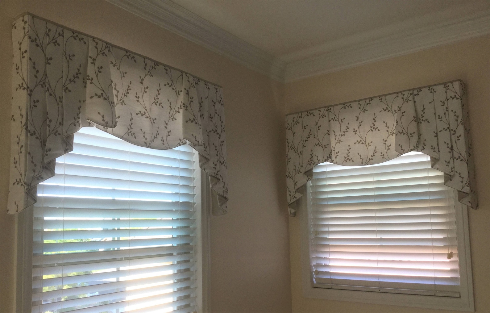 Custom Valance PEYTON Hidden Rod Pocket Valance, Pleated Jabots Fits 32 ...