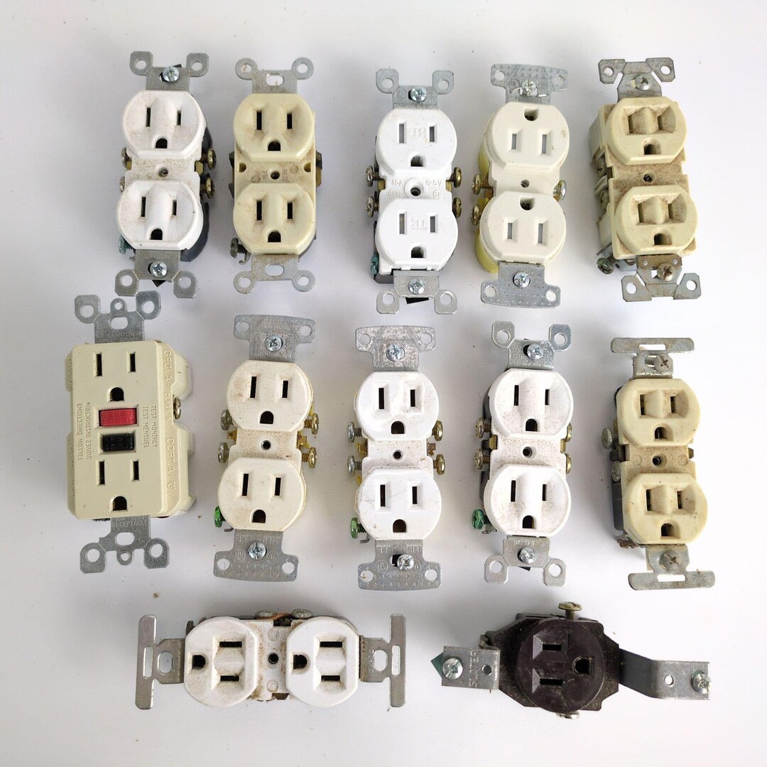 Vtg Lot 12 Wall Receptacles, Residential-grade Outlets, Duplex Leviton ...