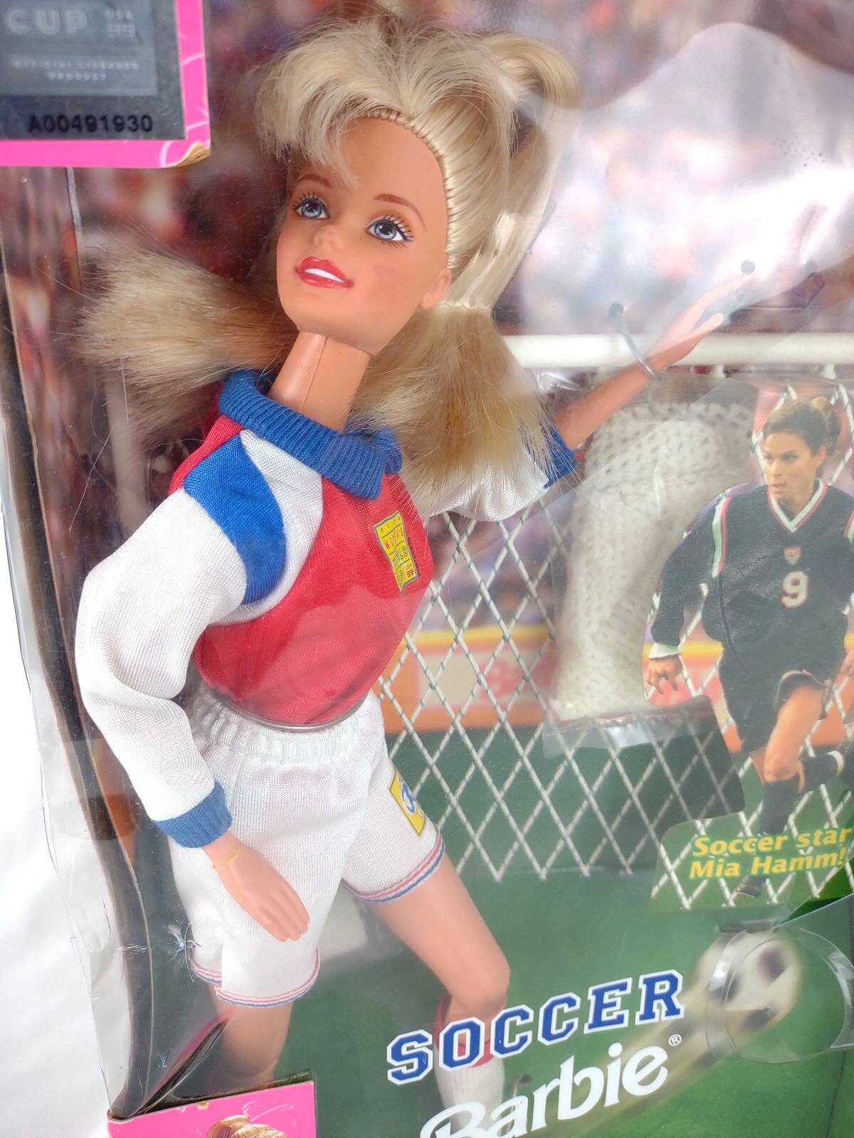 Vintage 1998 World Cup Soccer Barbie Doll 20151 Blonde Mia Hamm FIFA ...