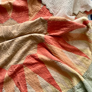 Vintage 1930s Rising Sun Quilt - Etsy