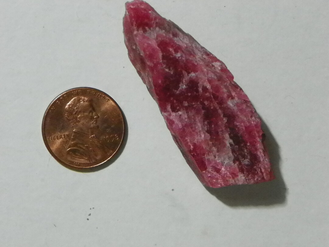 19.8 Grams Rhodonite Crystal Specimen 17x51x19 MM Red Purple - Etsy