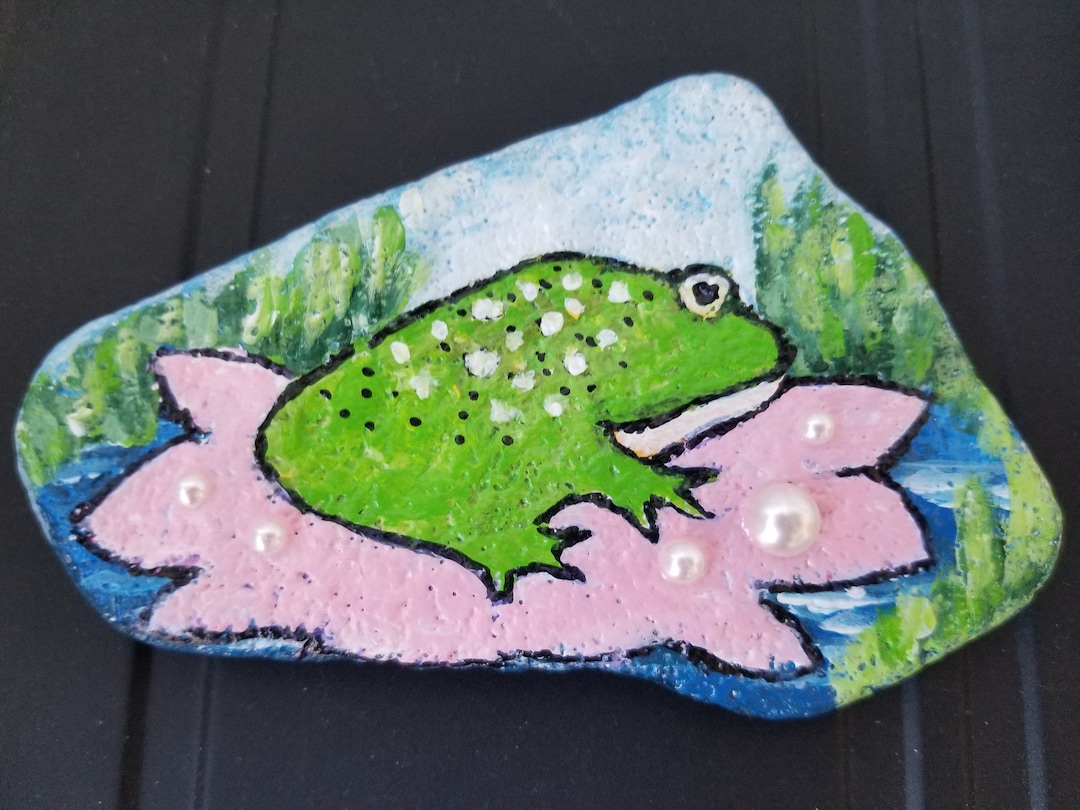 Hand Painted Rock, Green Frog, Stones and Rocks, Garden Frog, Frog ...