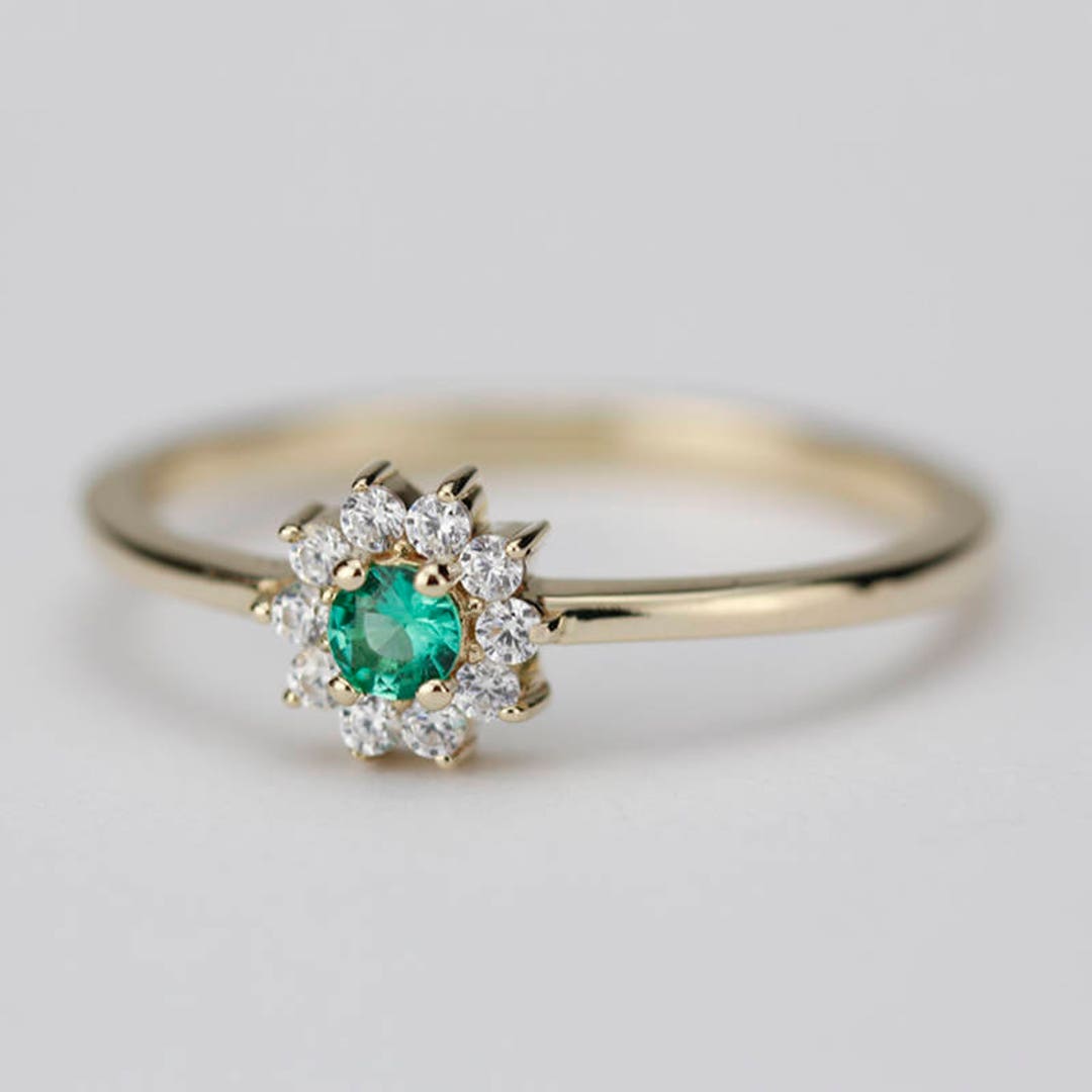 Classic Engagement Ring With Emerald and Diamonds Simple Ring - Etsy