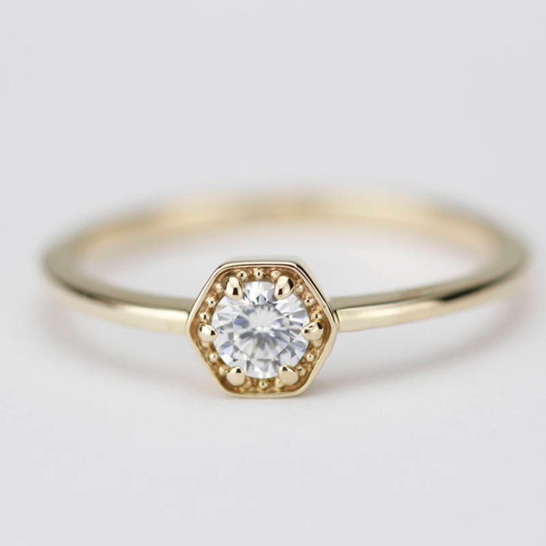 Simple Diamond Ring Hexagon, Round Diamond Solitaire Ring Yellow Gold ...