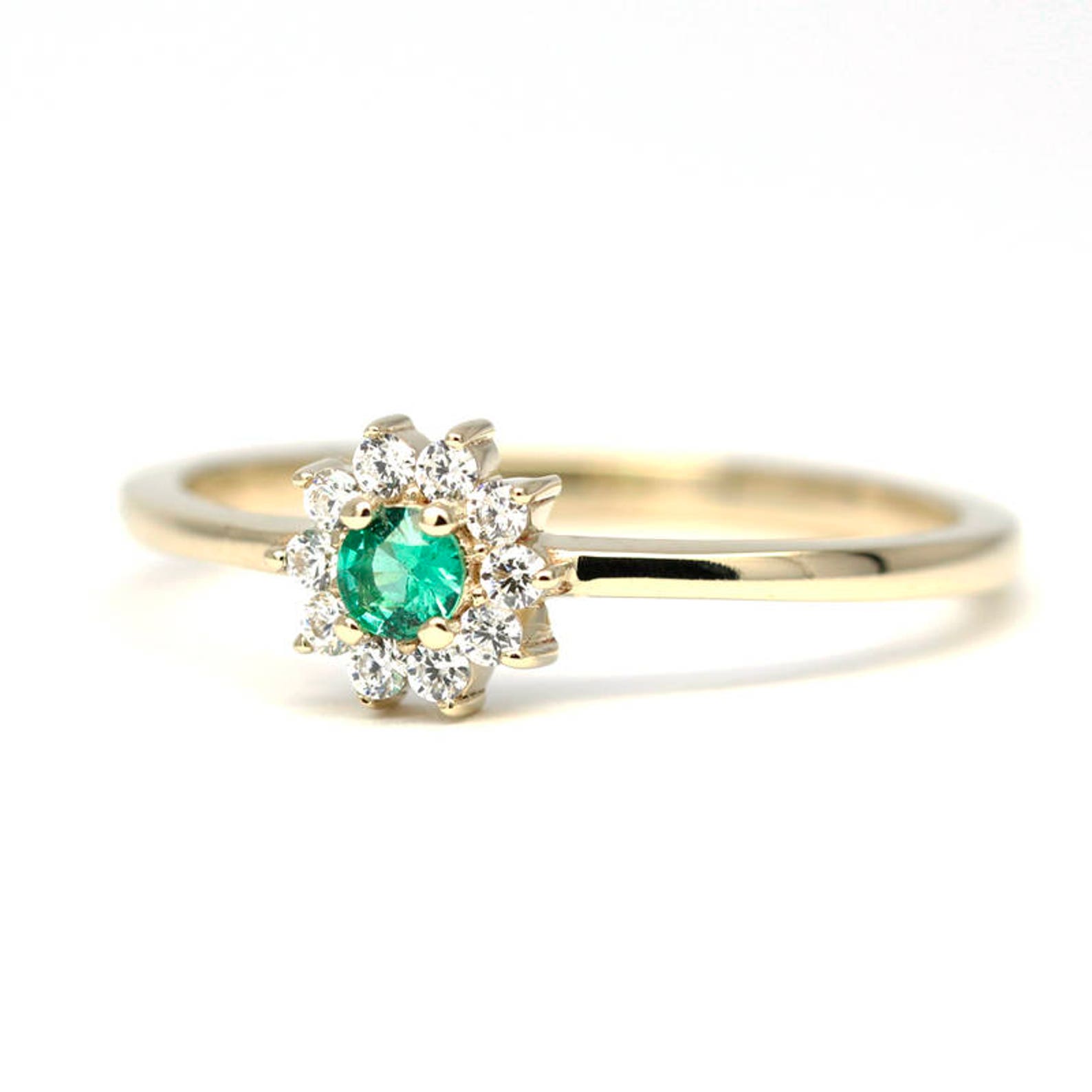 Classic Engagement Ring With Emerald and Diamonds Simple Ring - Etsy