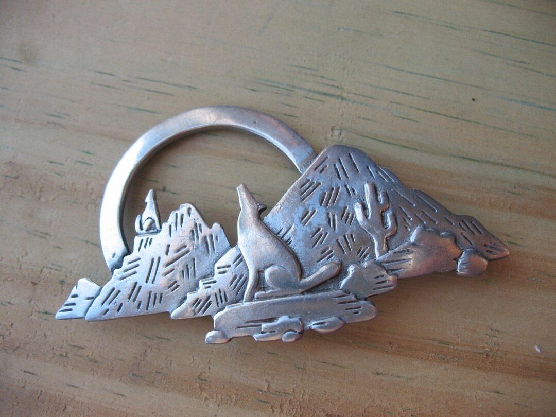 JJ 1988 Pewter Howling Coyote Pin - Etsy