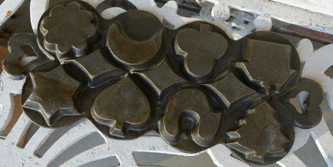 SALE Cast Iron Pan Eleven Slots, Nine Shapes, Heart Handles, Multi ...