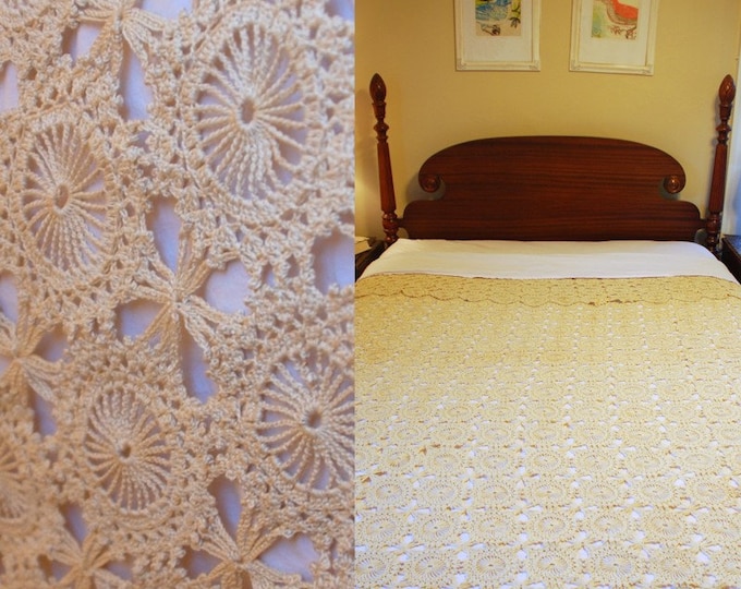 Vintage 1950s Large Hand Crocheted Bedspread Cotton Coverlet. Beige ...