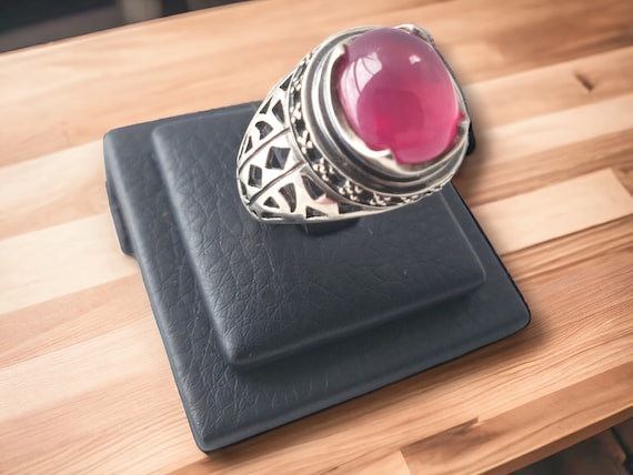 Genuine Ruby ~ Vintage Sterling Silver Ring ~ Size 9 - Gem