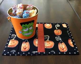 Halloween mug rug | Etsy