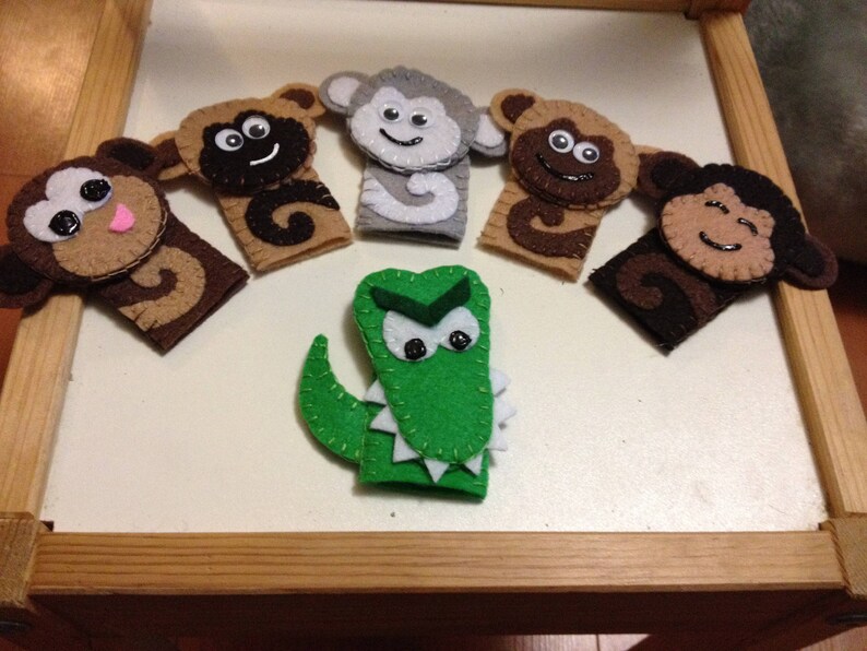 5 Little Monkeys Finger Puppet Set - Etsy