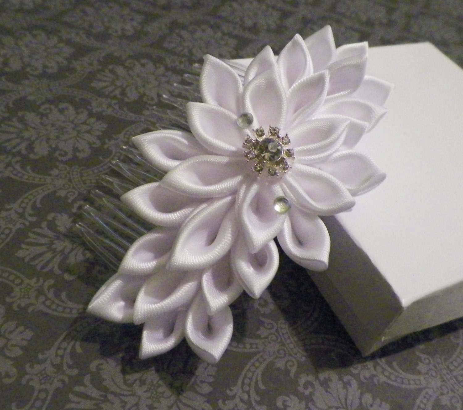 White Kanzashi Flower Bridal Hair Comb | Etsy