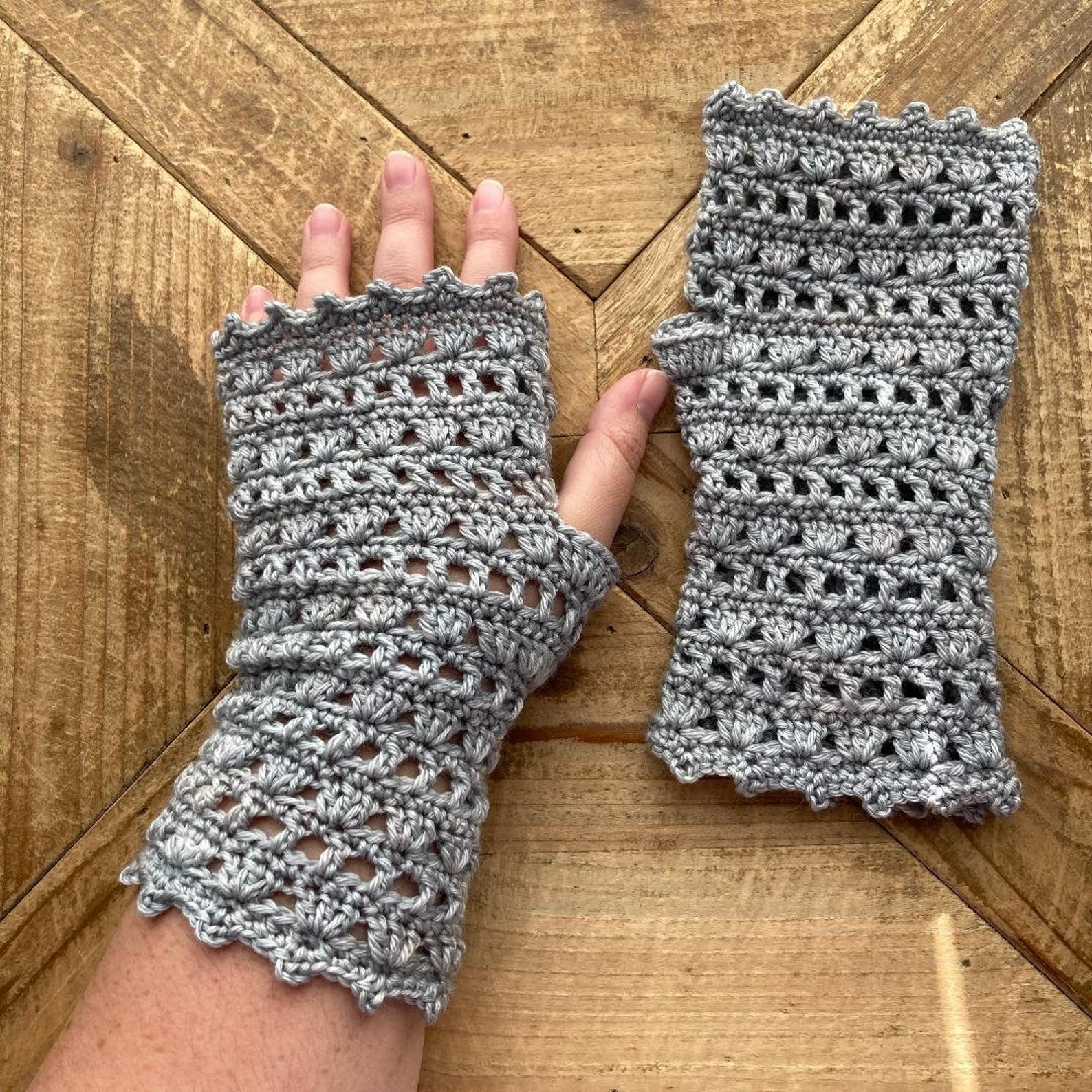 Lizzy Fingerless Gloves Crochet Pattern - Etsy