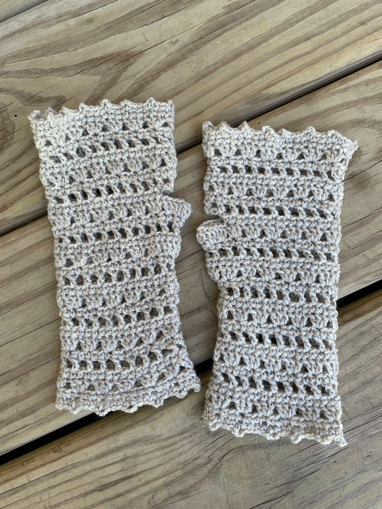 Lizzy Fingerless Gloves Crochet Pattern - Etsy