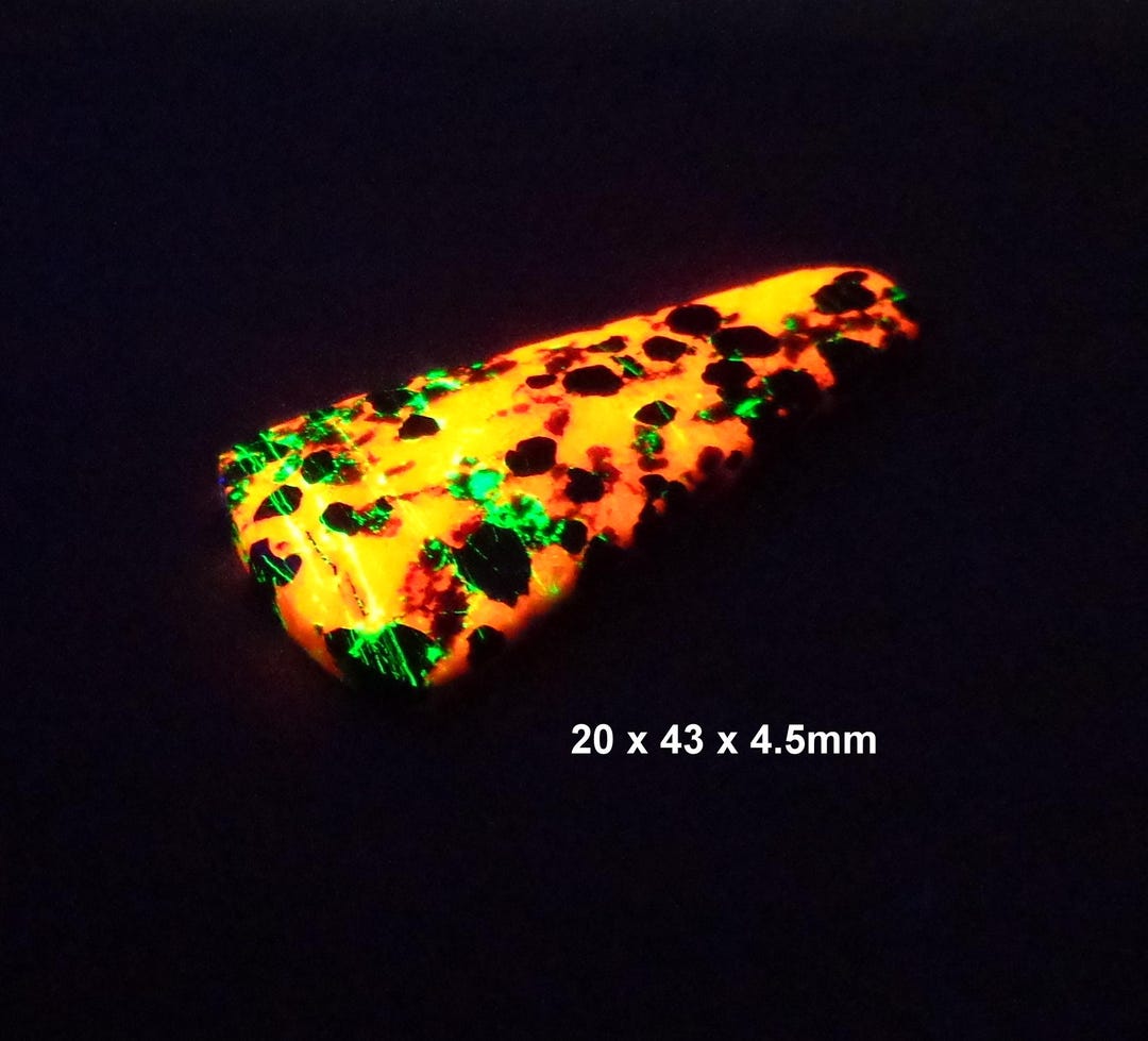 Franklin, NJ Fluorescent Mineral. Calcite, Zincite, Franklinite ...