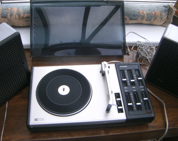 Vintage PYE Model 1514 Turntable From the 1970's With Speakers Not ...