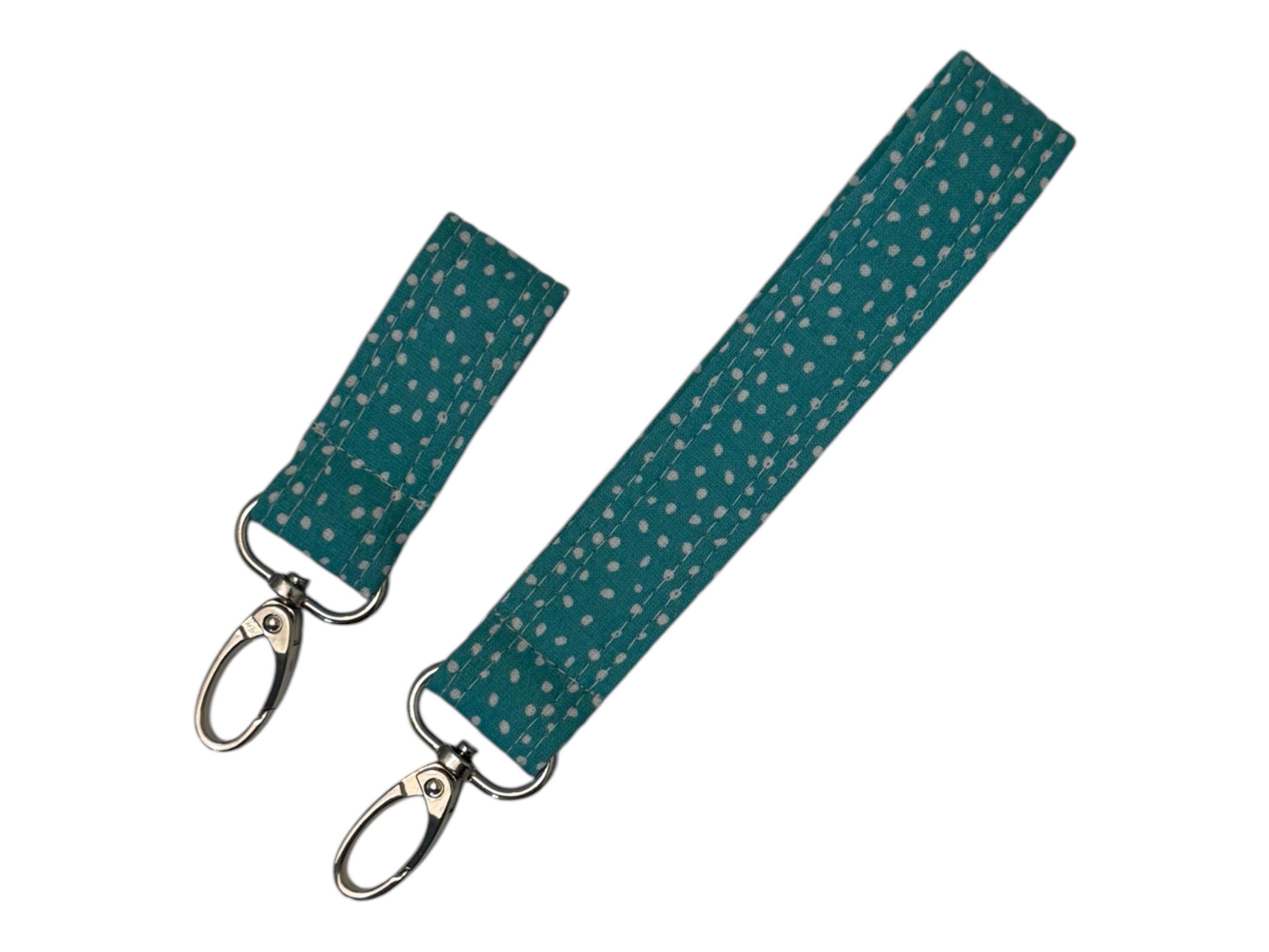 Wrist or Pinky Key Fob. Secure Keys on Wrist or Pinky Keeping Hands ...