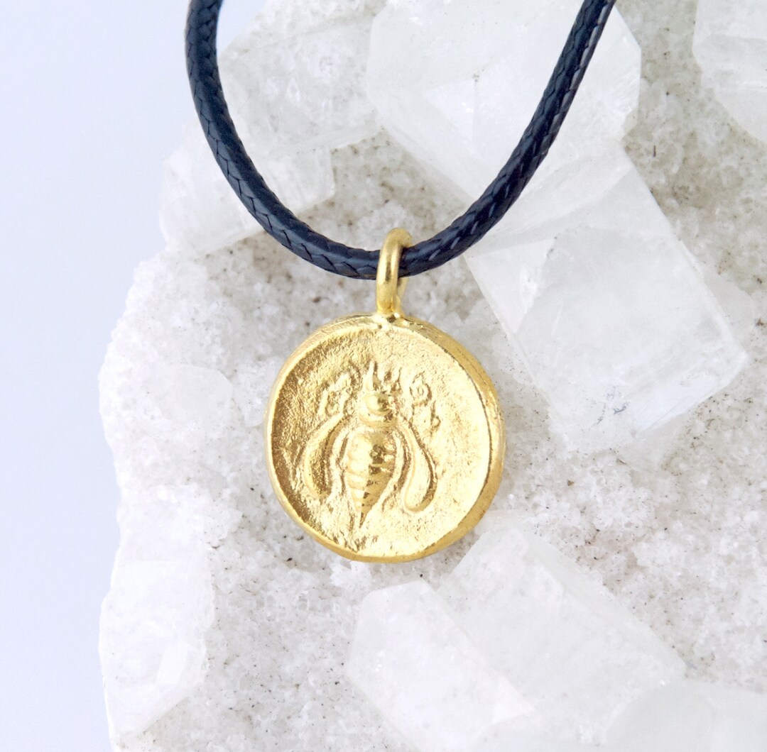 Honey Bee Gold Coin Pendant Coin Necklace Gold Disc Pendant - Etsy