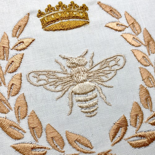 Furry Fuzzy Queen Bumble Bee With Crown Embroidery Design - Etsy
