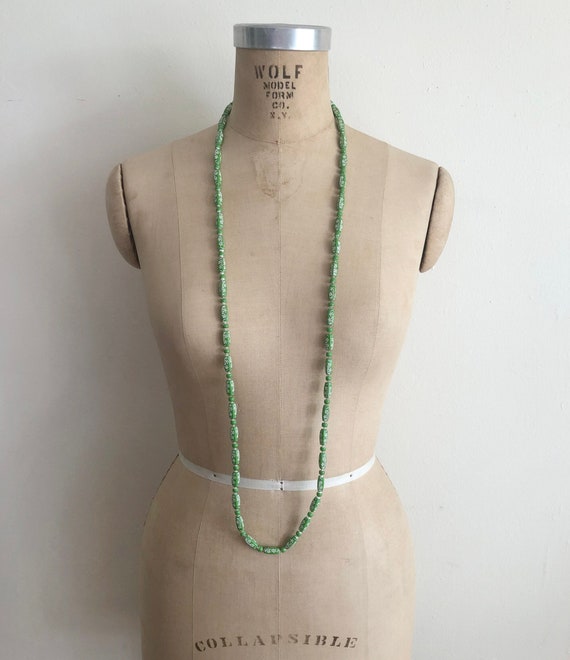 1970s green bead and - Gem