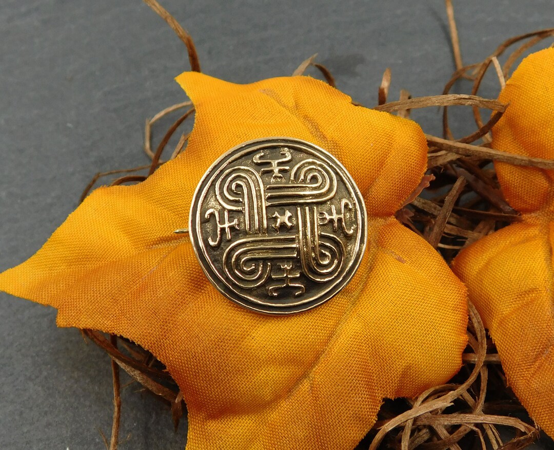 Viking Bronze Brooch – Round Brooch With Shield Knot – Medieval Bronze ...