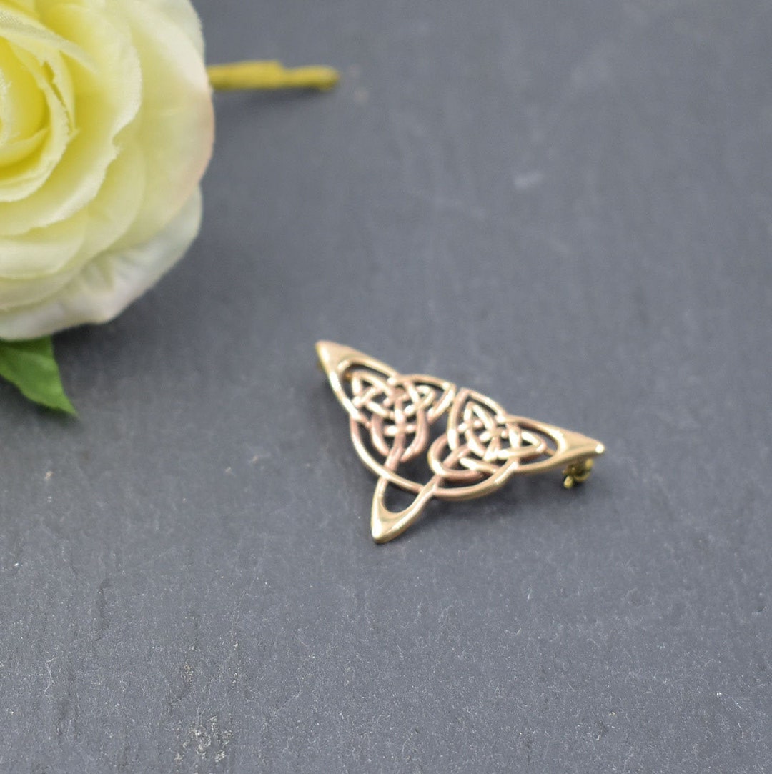 Celtic Brooch – Triangular Pin With Celtic Knot – Vintage Bronze ...