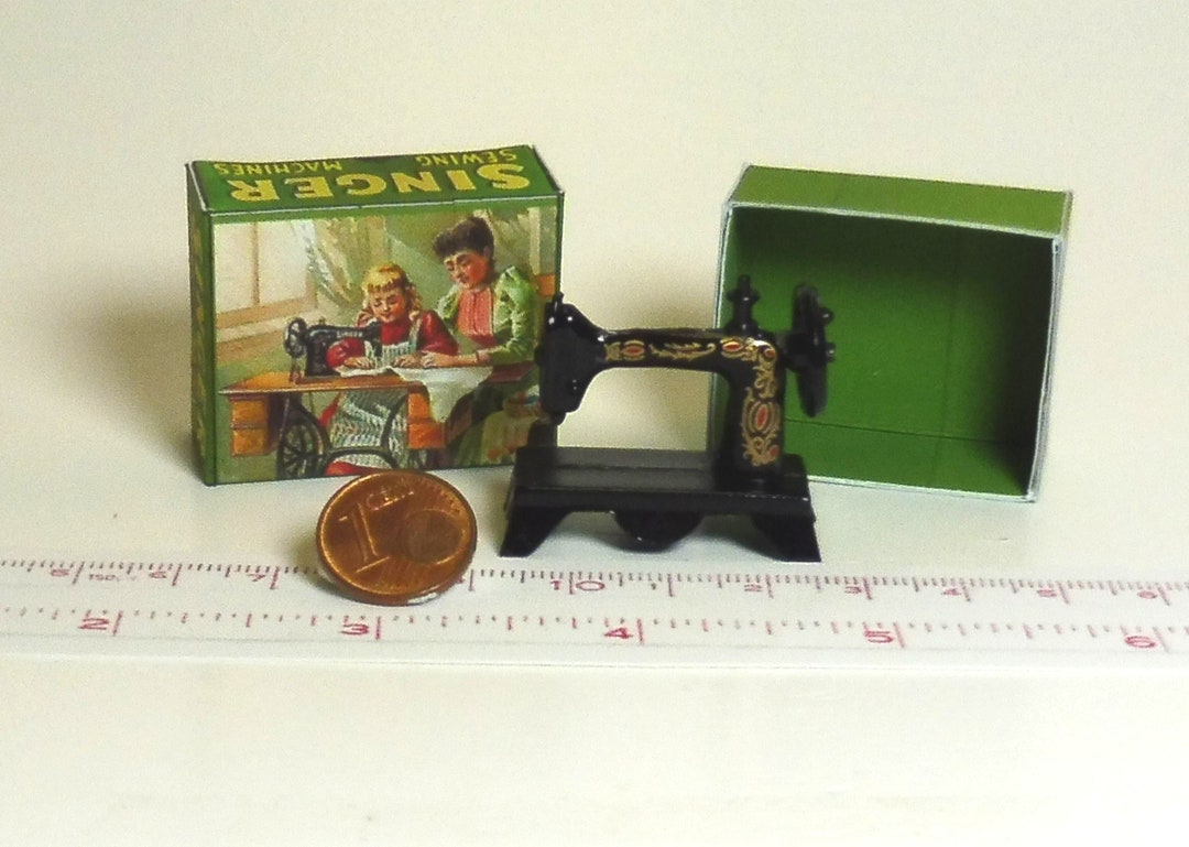 7901# Nostalgic Metal Sewing Machine in a Box - Doll House Miniature ...