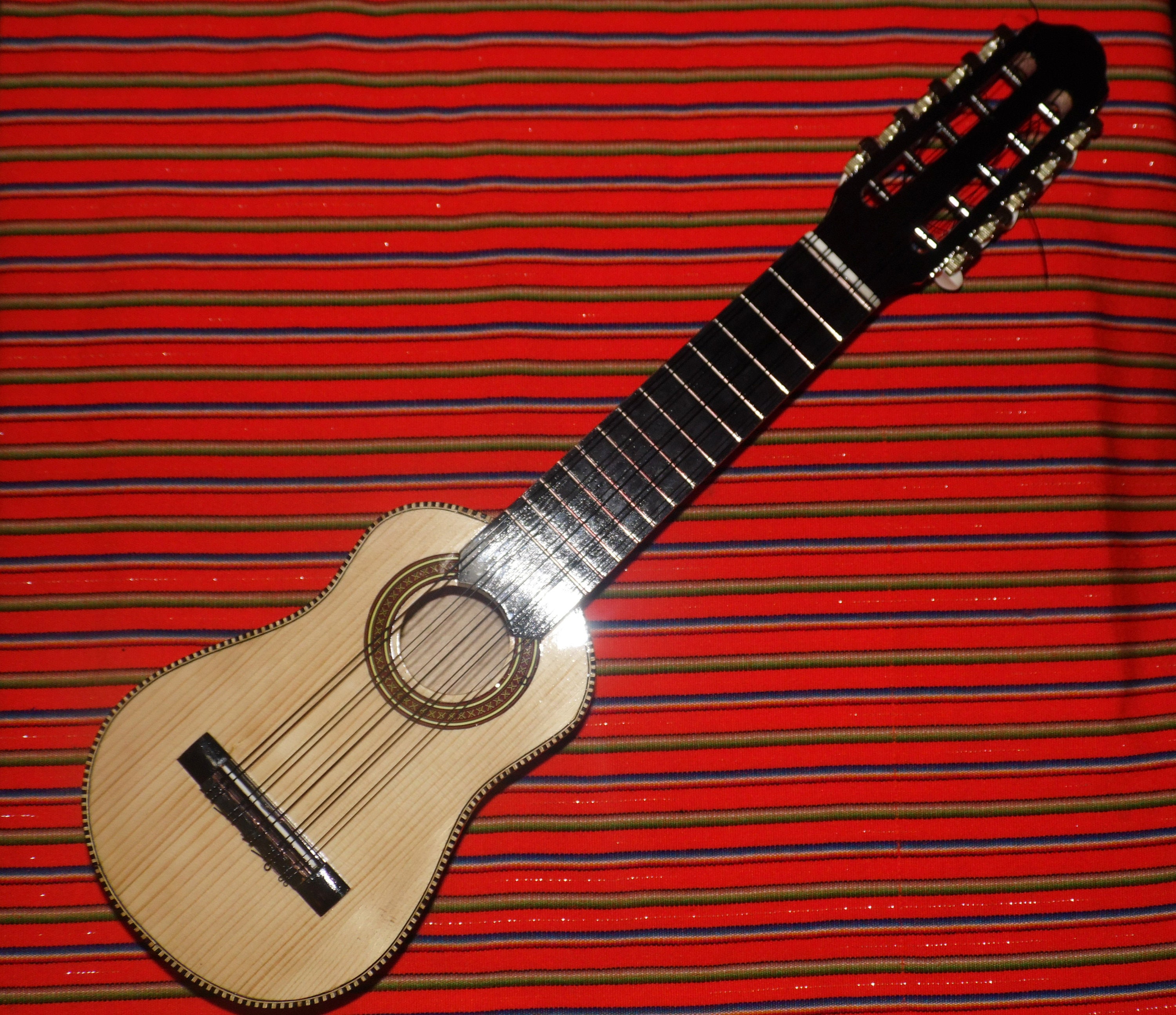 Charango del caso Perú incluido | Etsy
