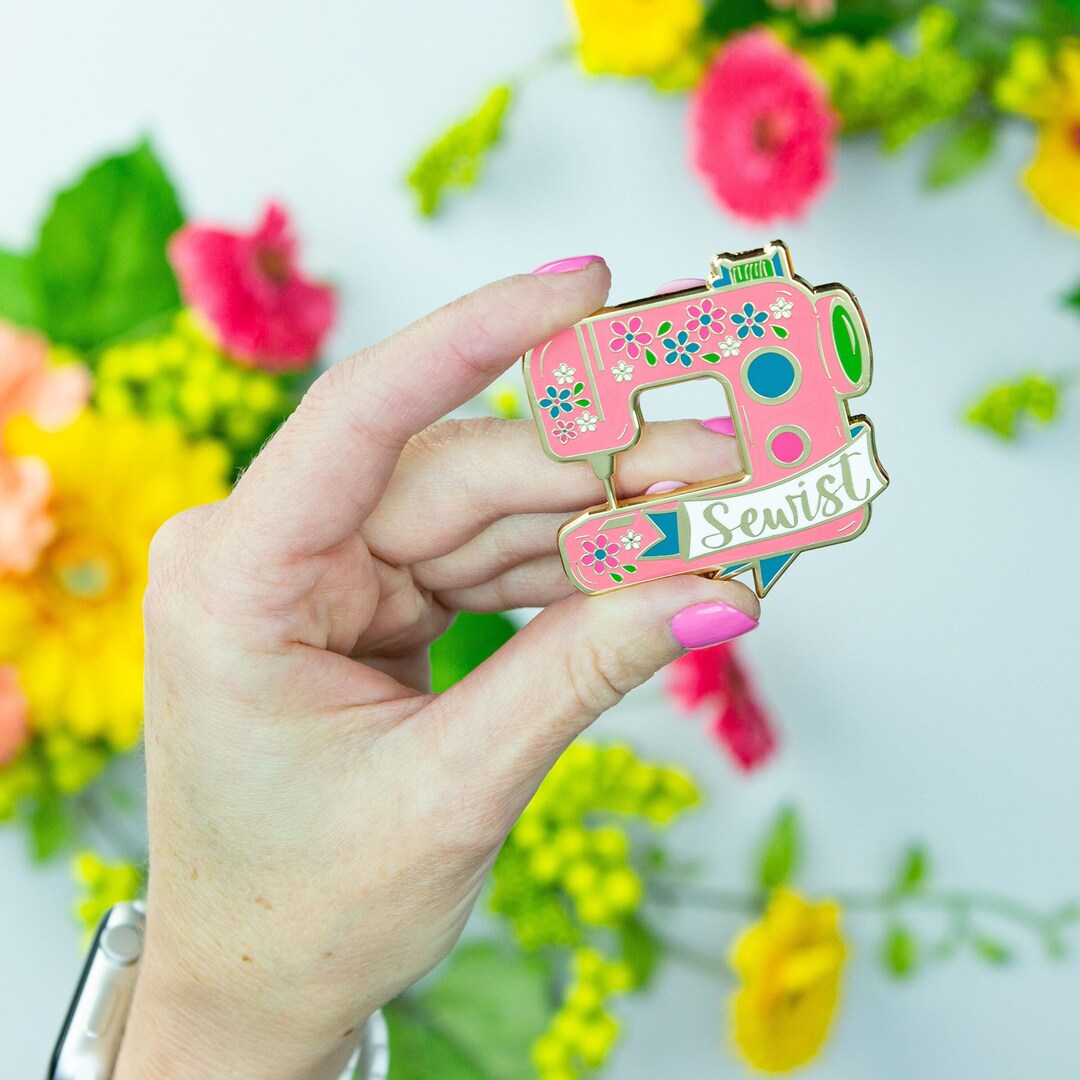 Sewing Machine Enamel Pin Gift for Quilter Sewing Enamel Pin Gift for ...