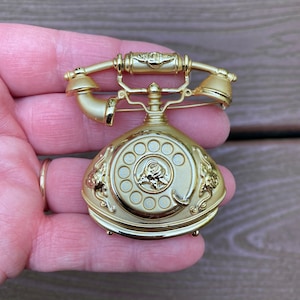 Vintage Jewelry Signed AJC Beautiful Old Fashioned Rotary Telephone ...