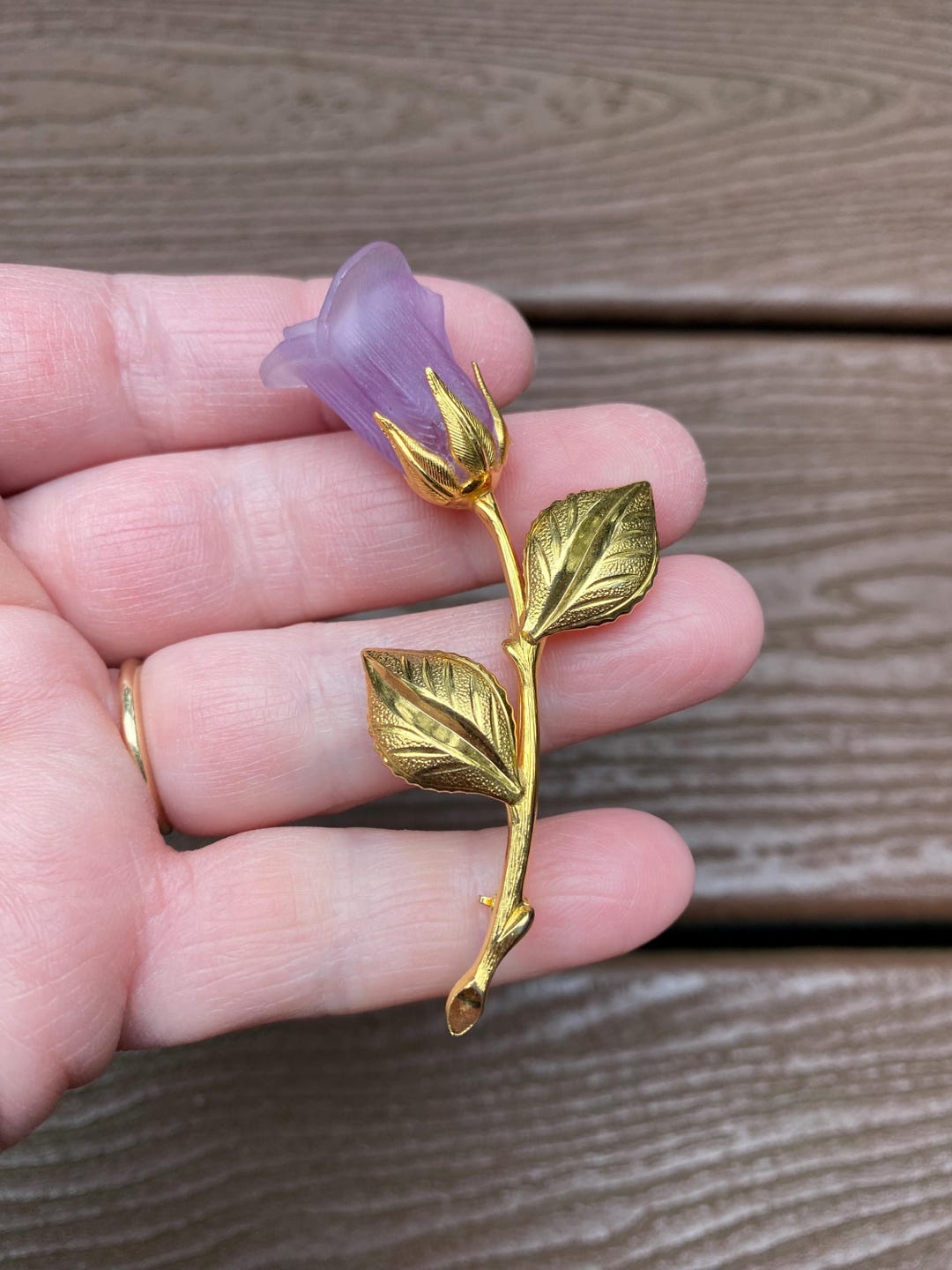 Vintage Jewelry Beautiful Gold Tone and Purple Frosted Lucite Rose ...