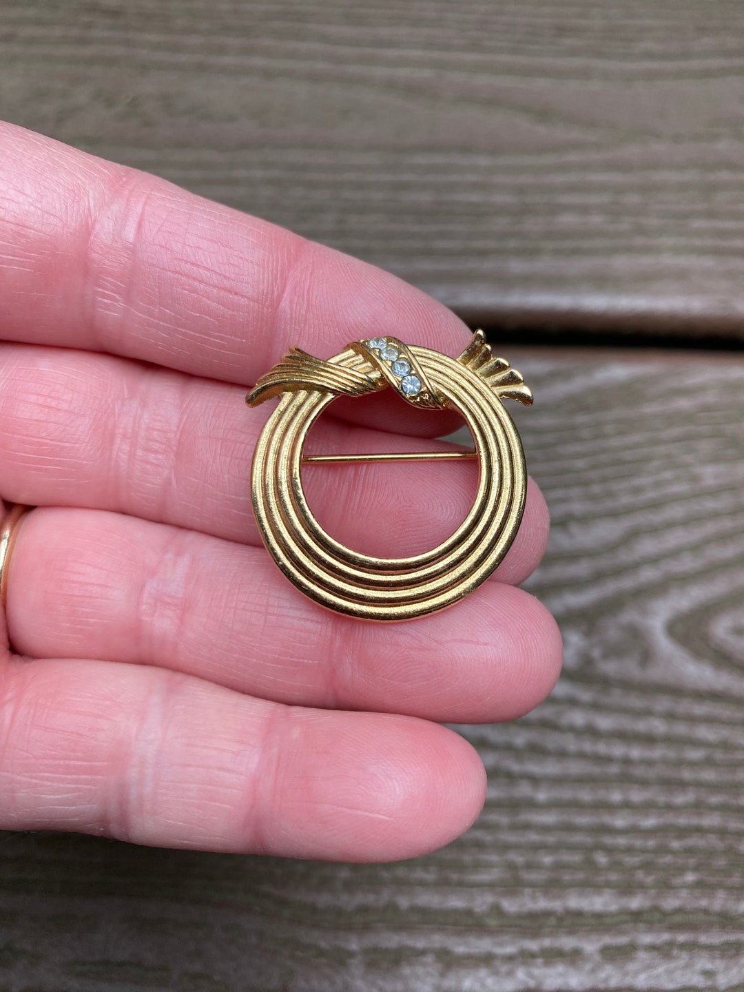 Vintage Jewelry Signed Avon Beautiful Gold Tone and Rhinestone Circular ...