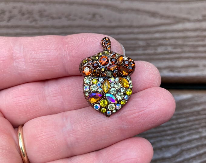 Acorn Lapel Pin - Etsy UK