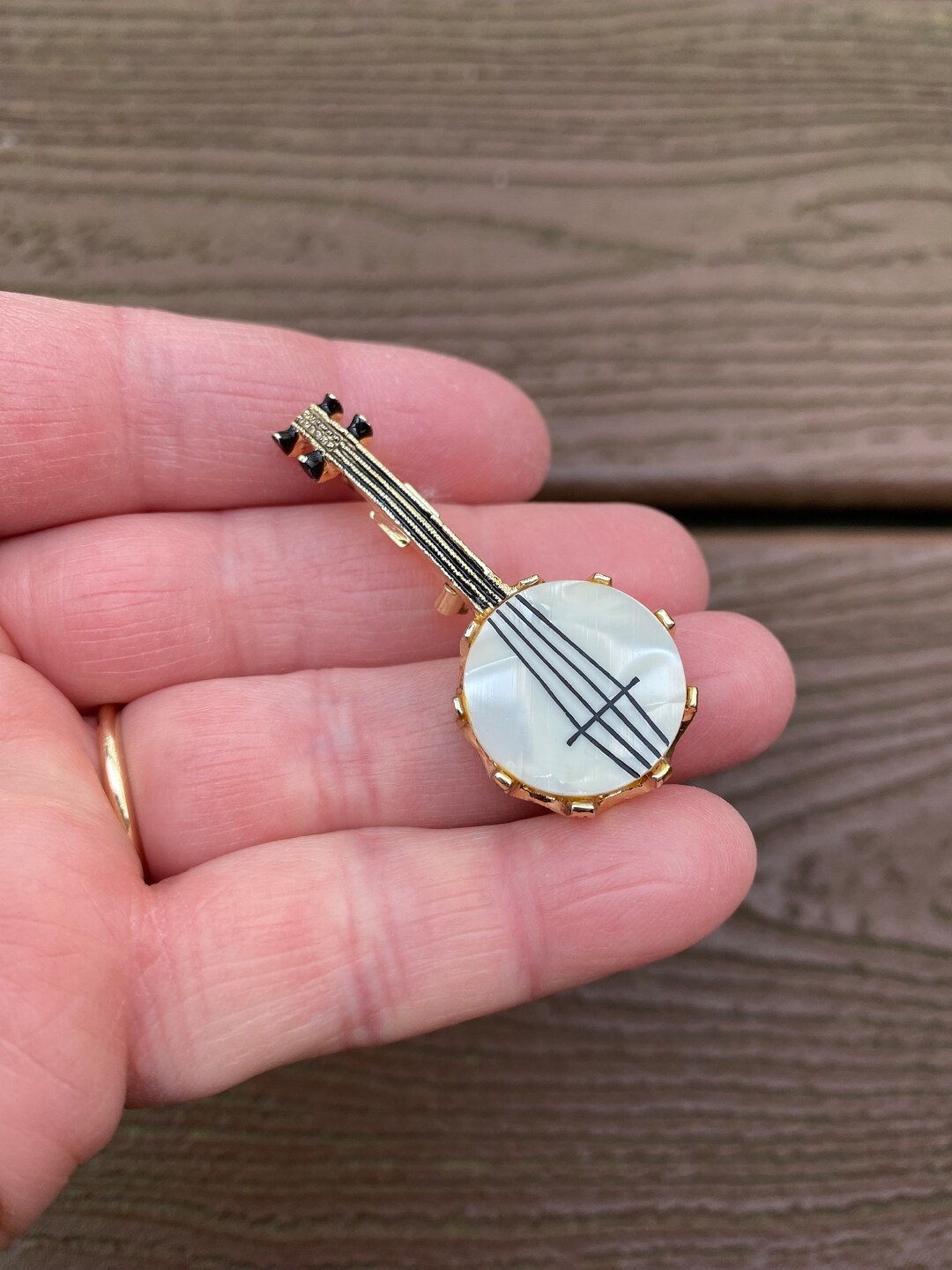 Vintage Jewelry Beautiful Mother of Pearl Banjo Musical Instrument Pin ...