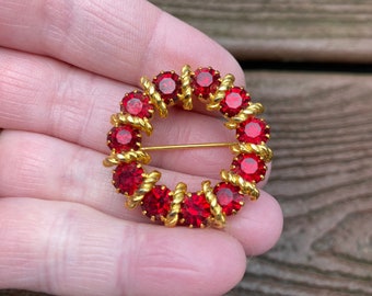 Gold Wreath Pin | Etsy